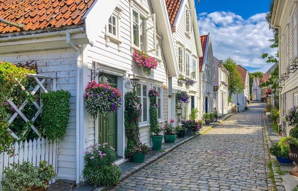 Norway 2 Week Itinerary - Fjords, Falls and Fairytales - Lifejourney4two