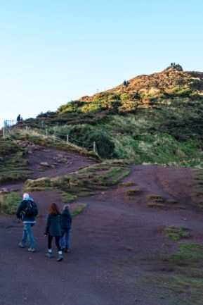 Walking Arthur's Seat in Edinburgh: An Ultimate Guide