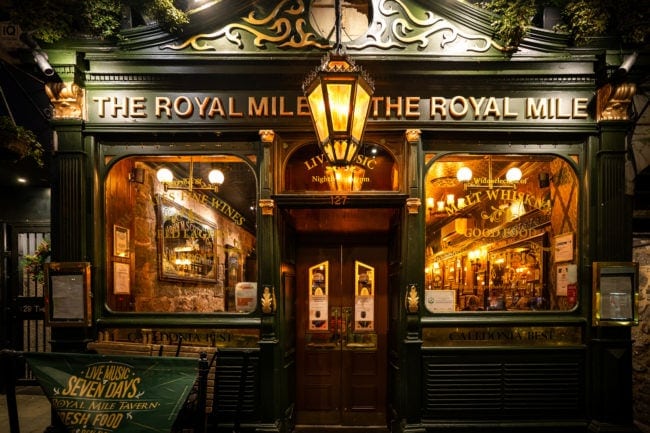 Walking in Edinburgh: The Essential Self-Guided Tour